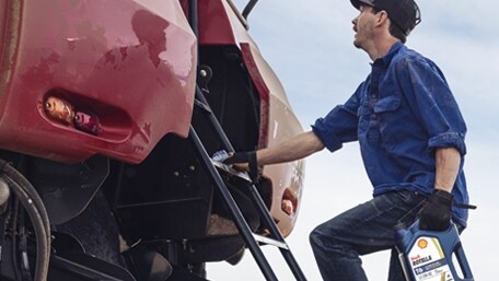 Heavy Duty Engine Oil (HDEO) Frequently Asked Questions | Shell Rotella®